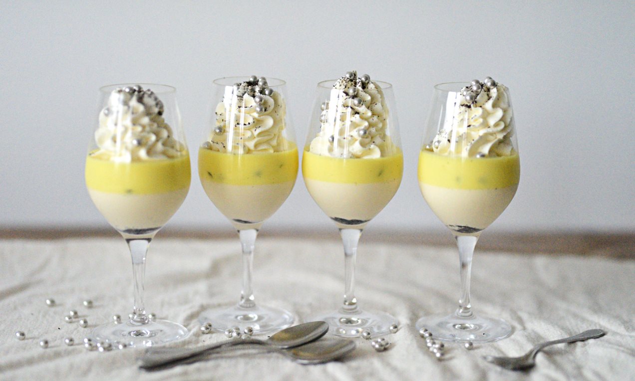 Vanilj- och passionsfrukspannacotta Recept | Dr. Oetker